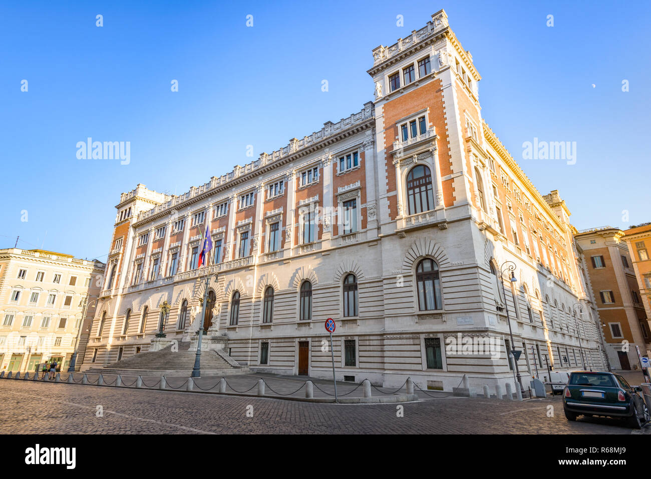 Montecitorio parliament building Stock Photo - Alamy