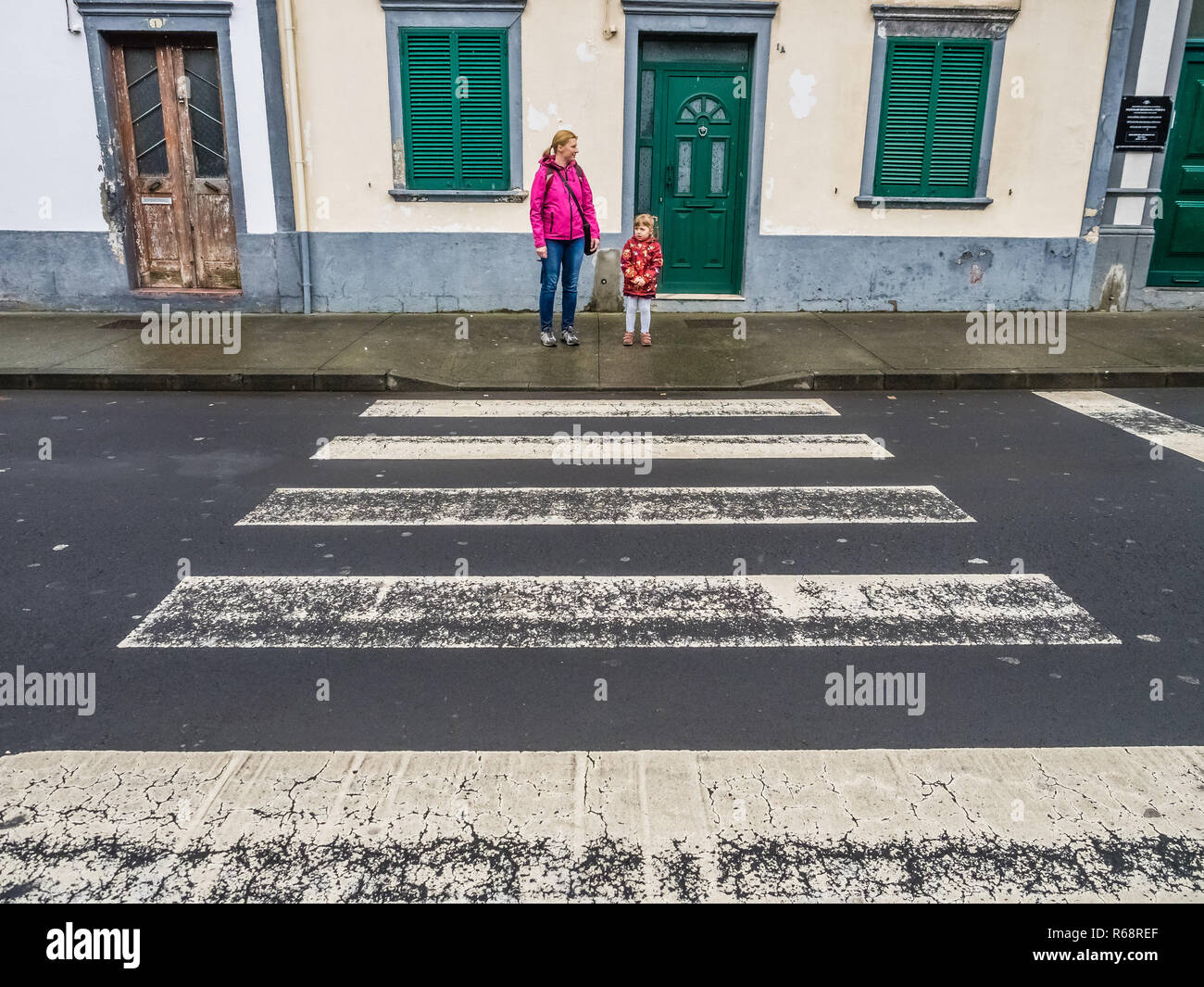 Crossing the road Stock Photo - Alamy
