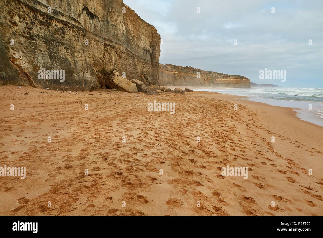 Sandy Ocean Beach Stock Photo - Alamy