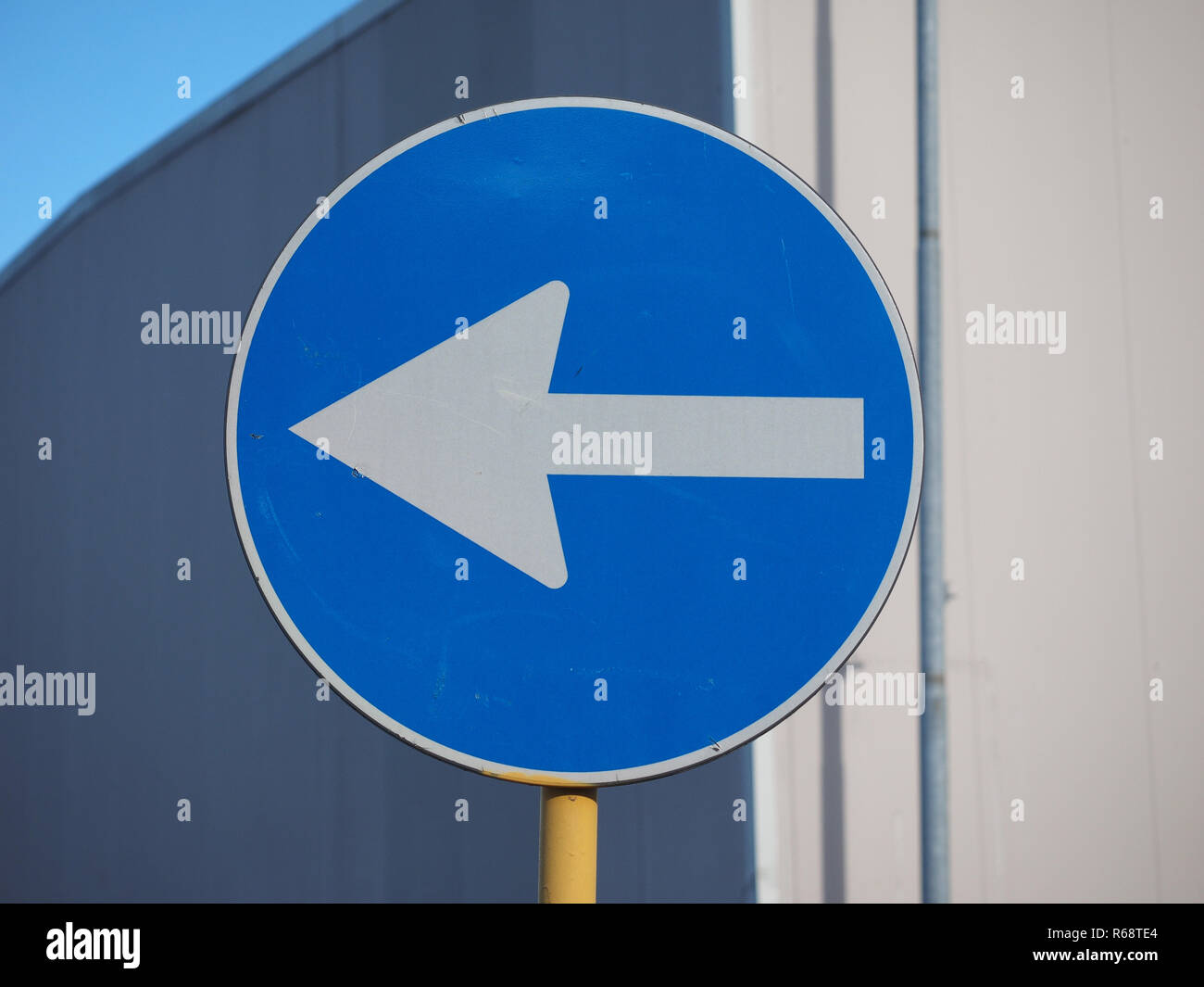 direction arrow sign Stock Photo - Alamy