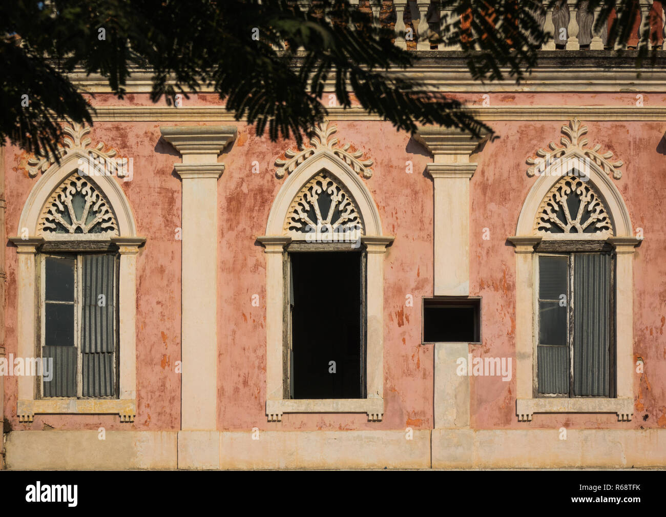 Lobito angola architecture hi-res stock photography and images - Alamy
