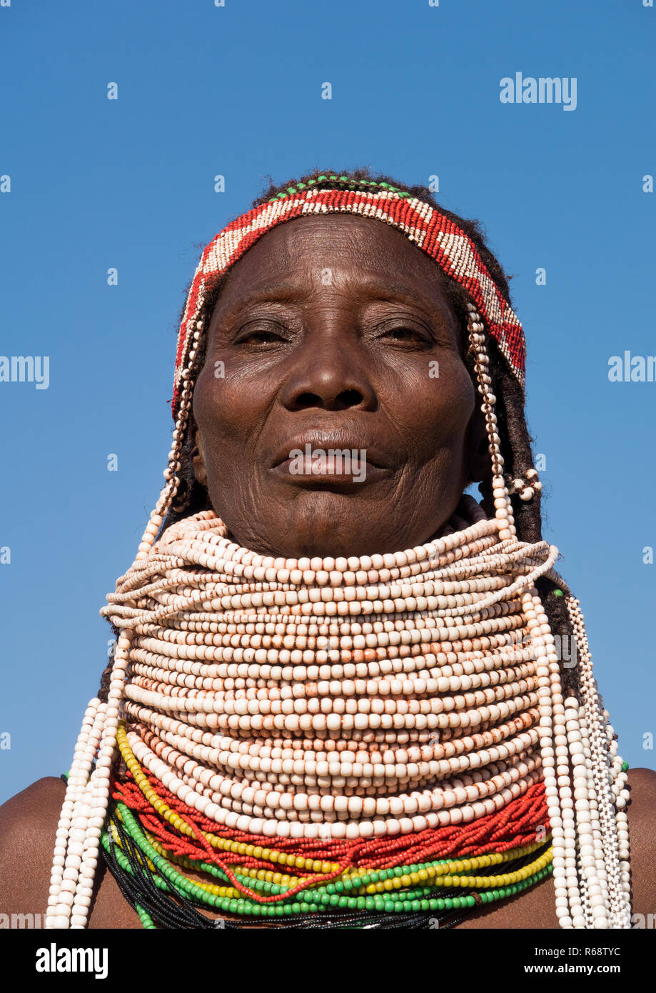 Handa tribe hi-res stock photography and images - Alamy