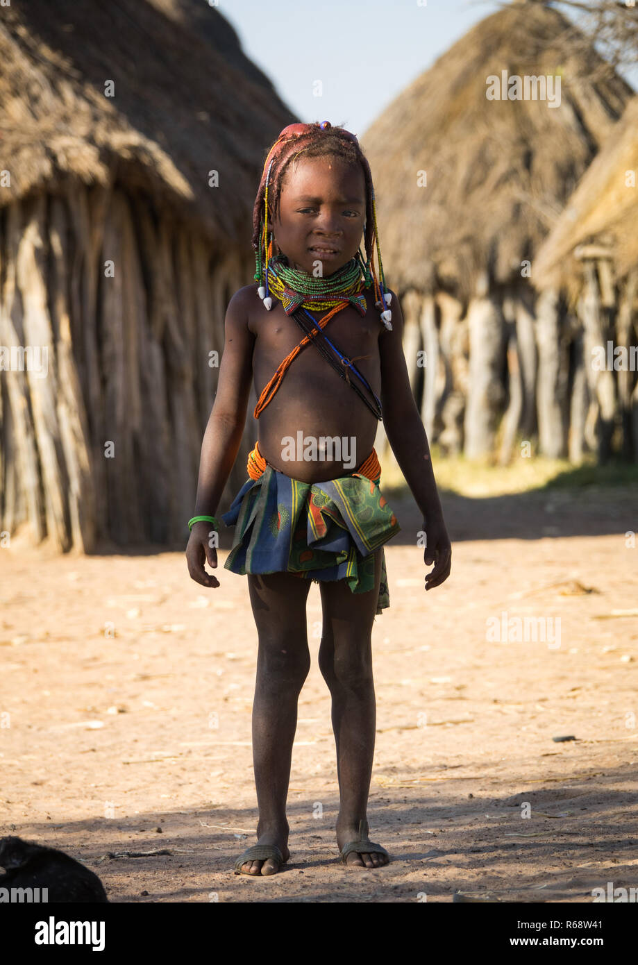 Mwila tribe girl, Huila Province, Chibia, Angola Stock Photo - Alamy