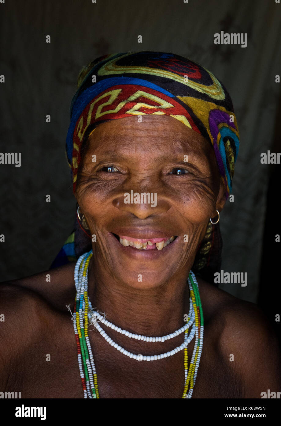Bushman tribe (San) woman portrait, Huila Province, Chibia, Angola ...