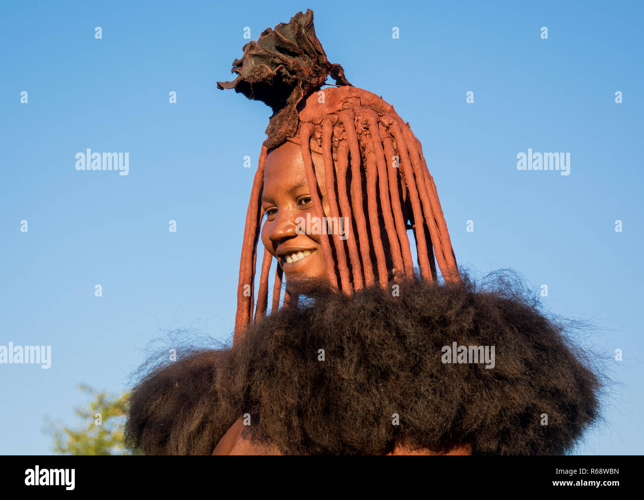 Himba tribe woman, Cunene Province, Oncocua, Angola Stock Photo - Alamy