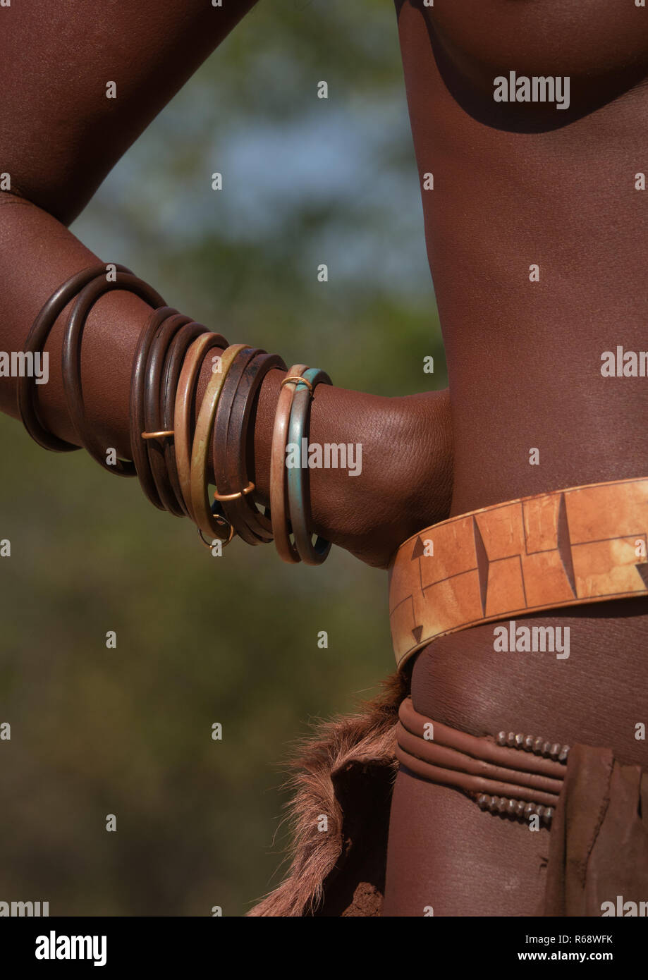 Chest of a Himba tribe young woman, Cunene Province, Oncocua, Angola Stock Photo - Alamy