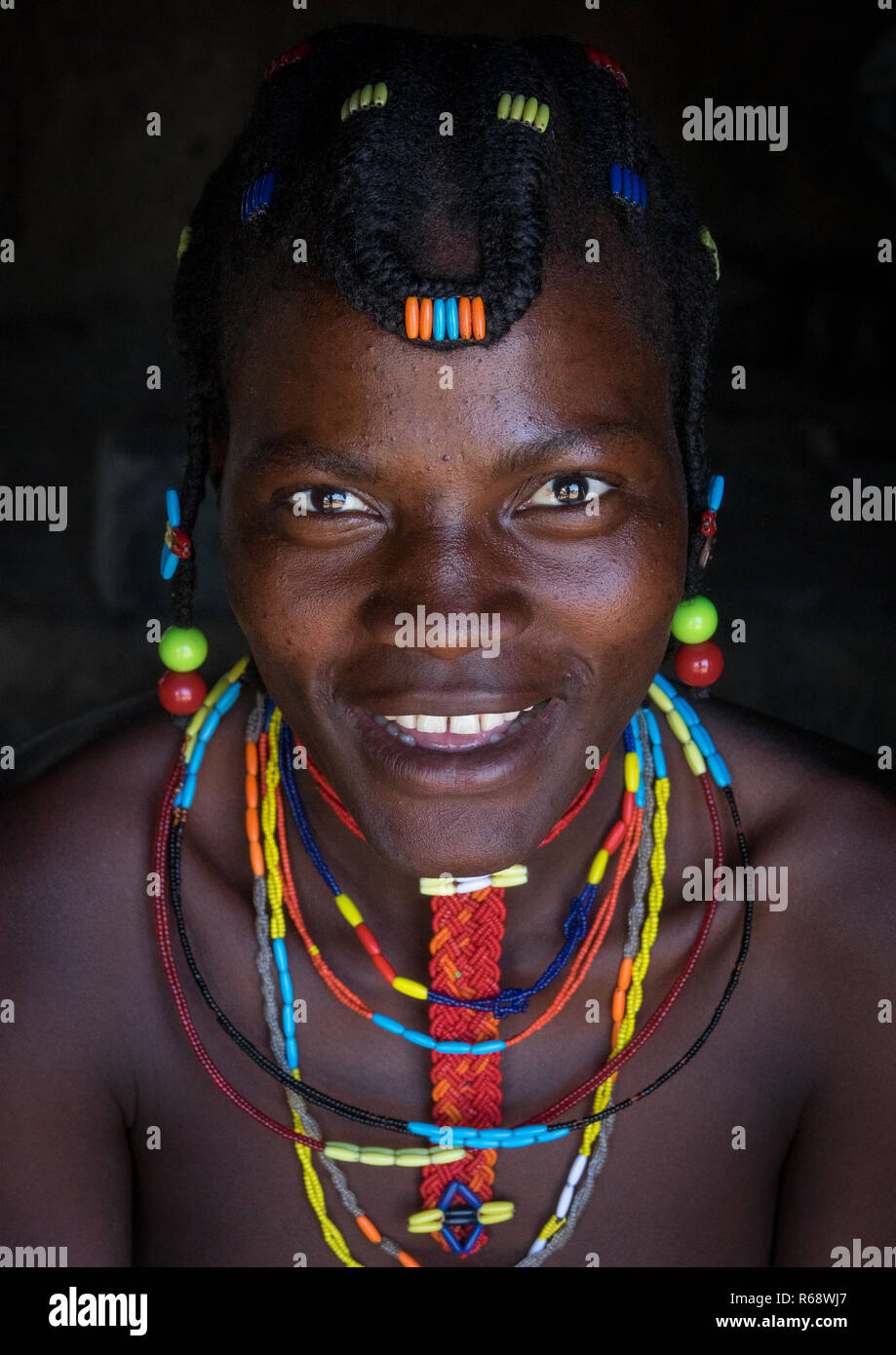 Portrait of a Mudimba tribe woman, Cunene Province, Cahama, Angola ...