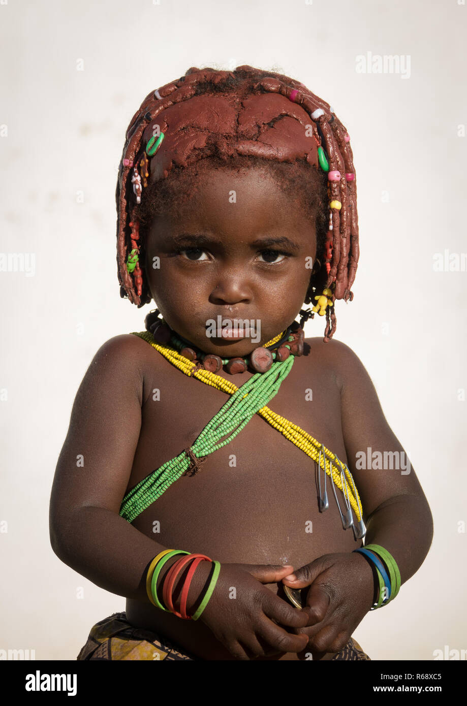 Mwila tribe girl, Huila Province, Lubango, Angola Stock Photo - Alamy