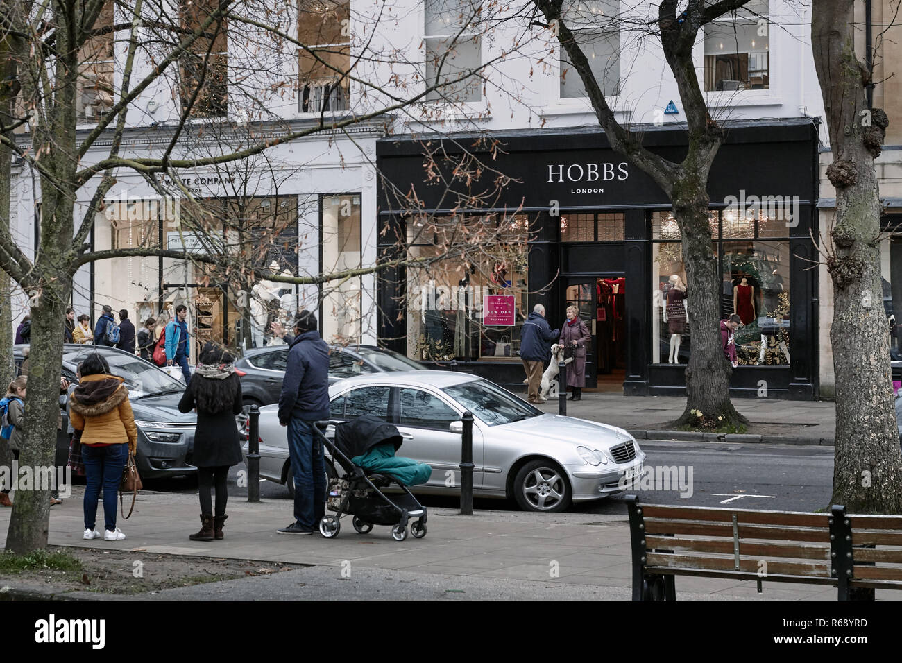 Shoppers and pedestrians. The Promenade, Cheltenham Stock Photo - Alamy