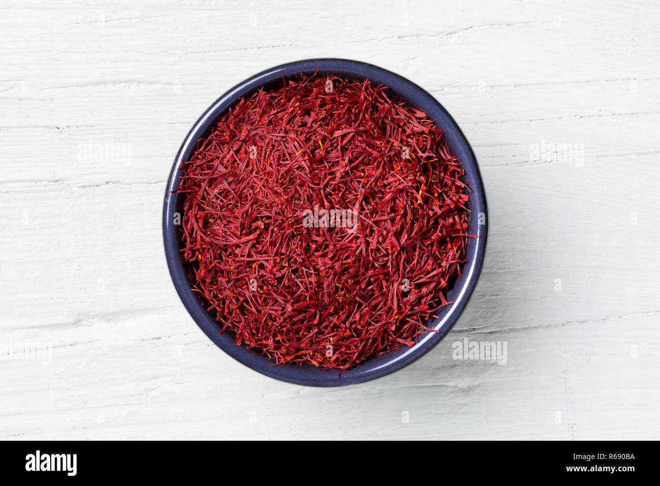 Dried saffron threads hi-res stock photography and images - Alamy