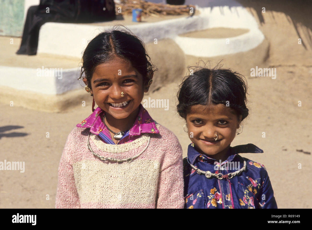 Tribal children of gujarat hi-res stock photography and images - Alamy
