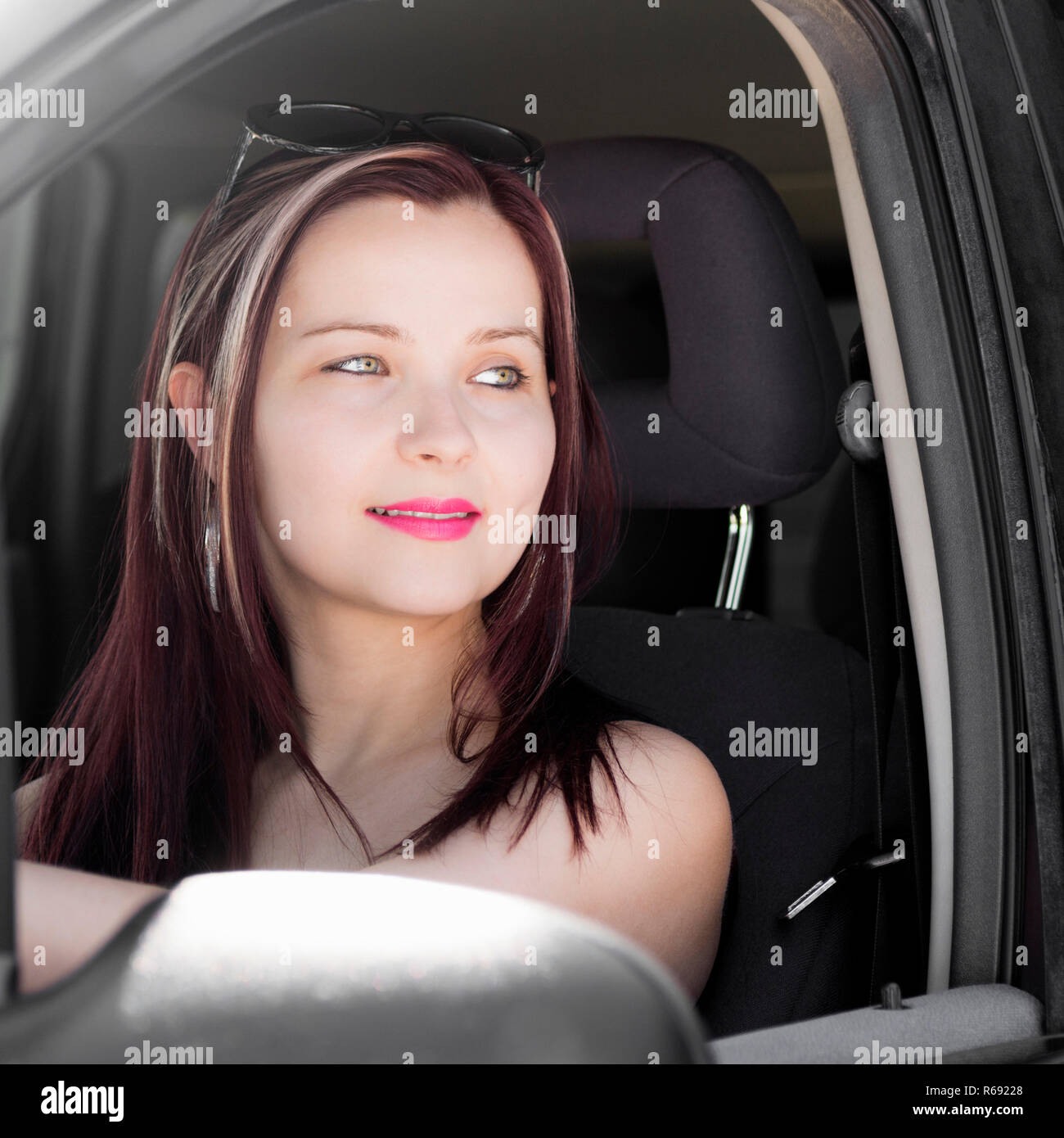 Driver in car hi-res stock photography and images - Alamy