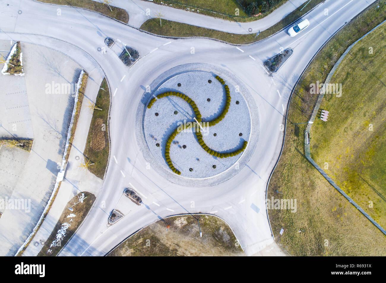 Roundabout symmetry hi-res stock photography and images - Alamy