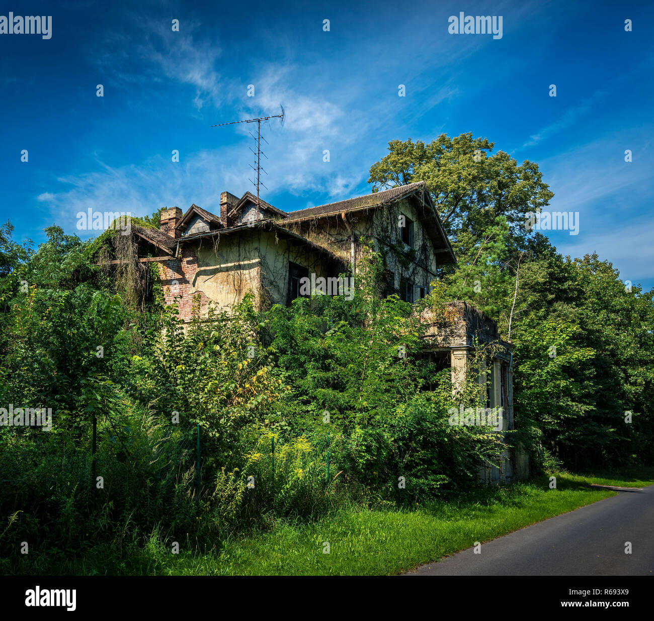 Historische villa hi-res stock photography and images - Alamy