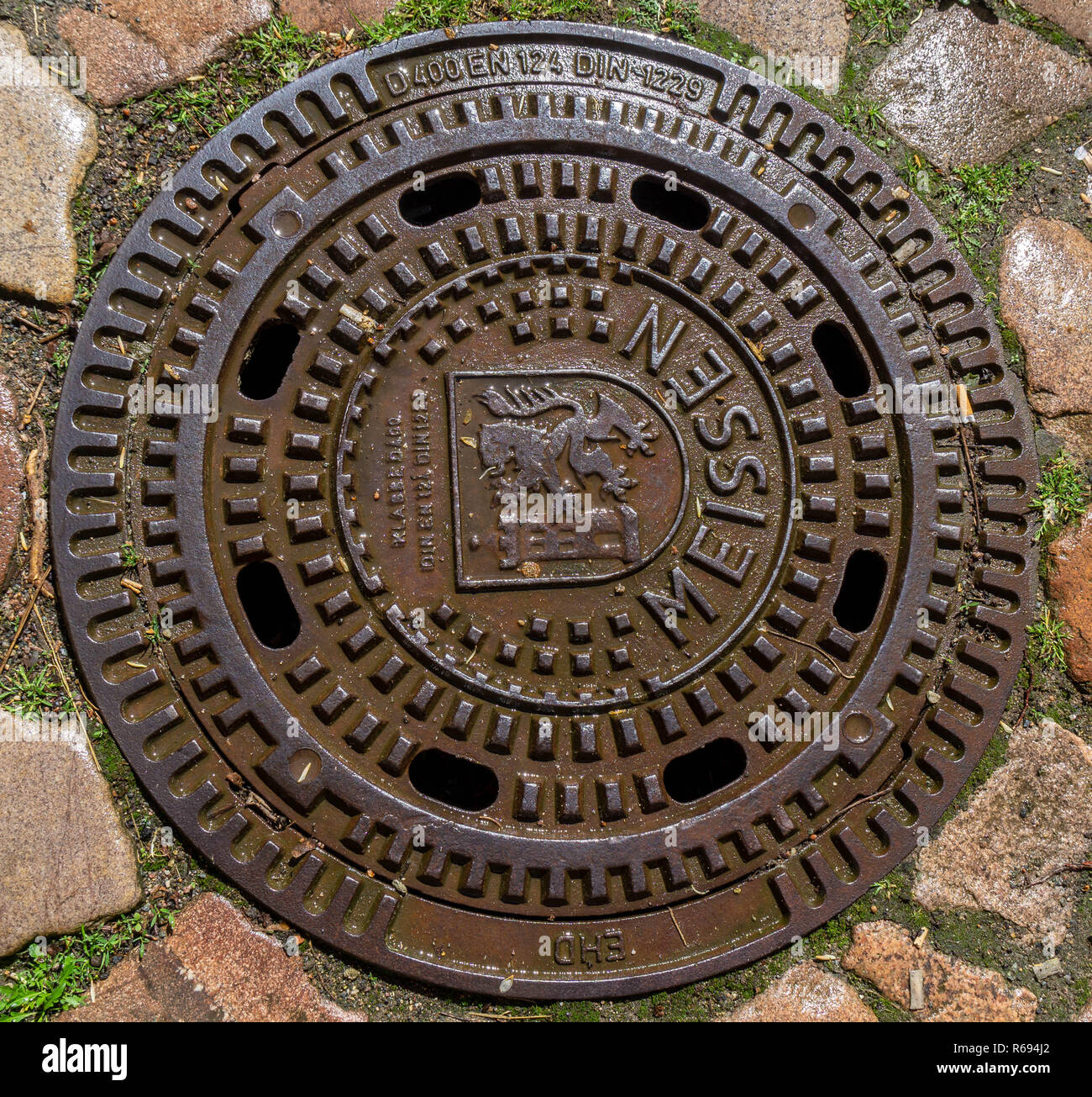 Sewage lids hi-res stock photography and images - Alamy