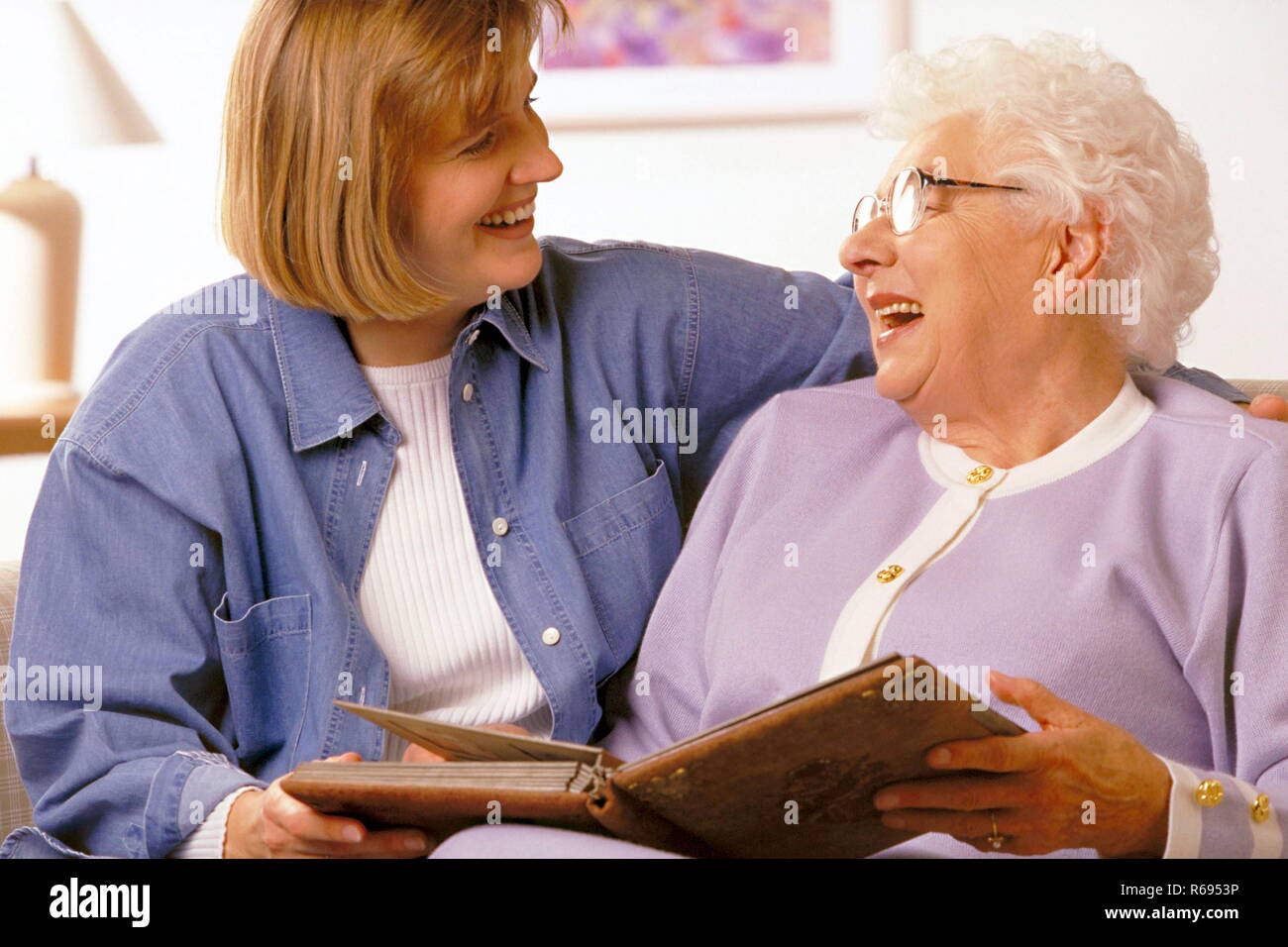 Alte dame hi-res stock photography and images - Alamy