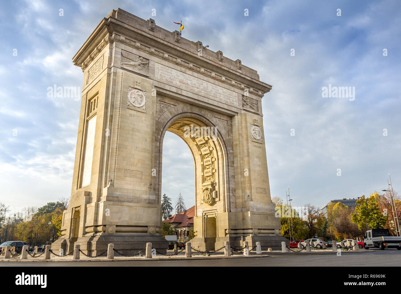 Bucharest arch hi-res stock photography and images - Alamy