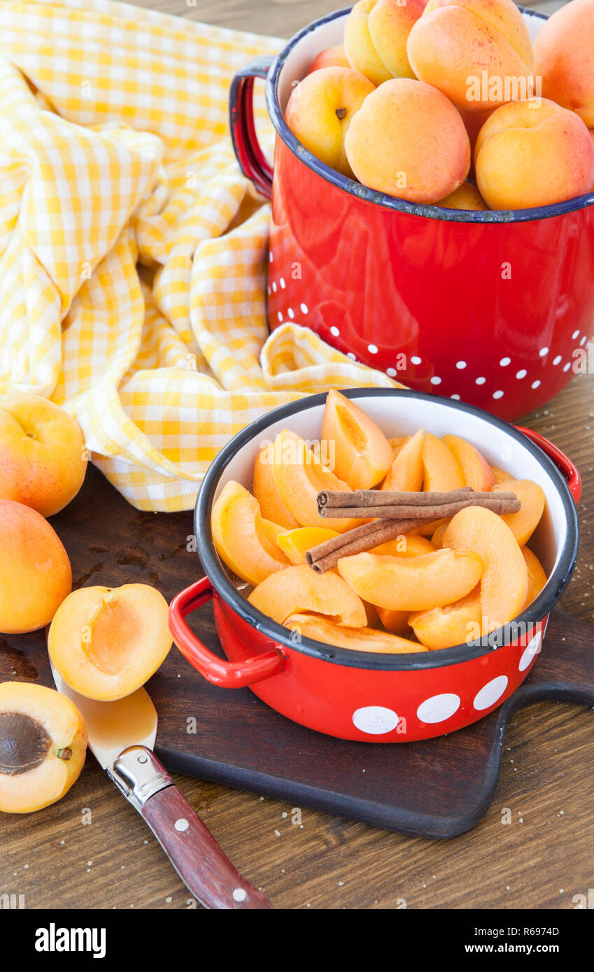 Cooking Apricot Jam Stock Photo - Alamy