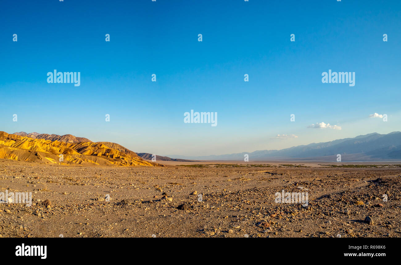 Death Valley, Mojave Desert road, California, USA: The hottest place on ...
