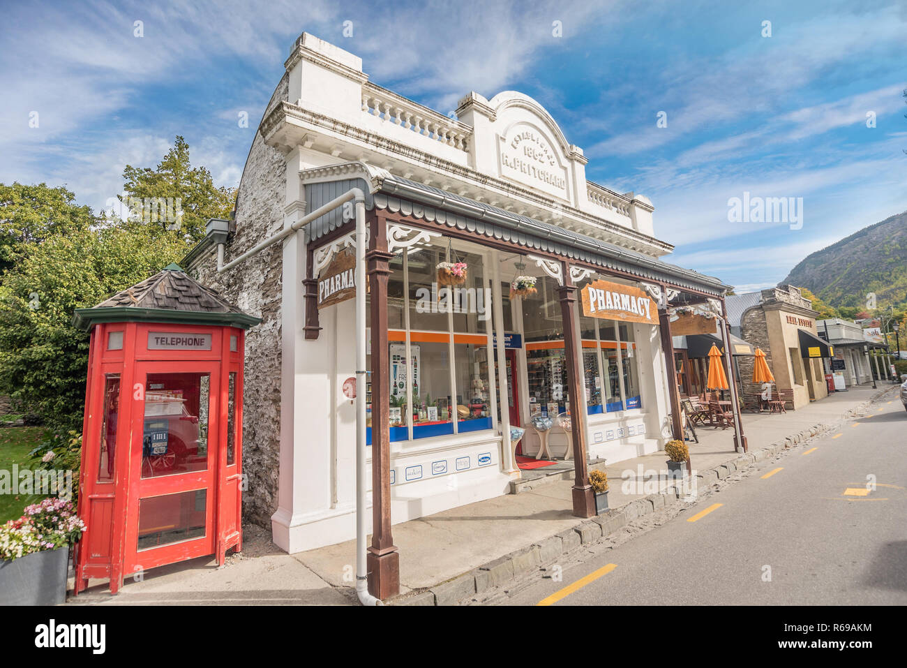 Autumn in arrowtown hi-res stock photography and images - Alamy