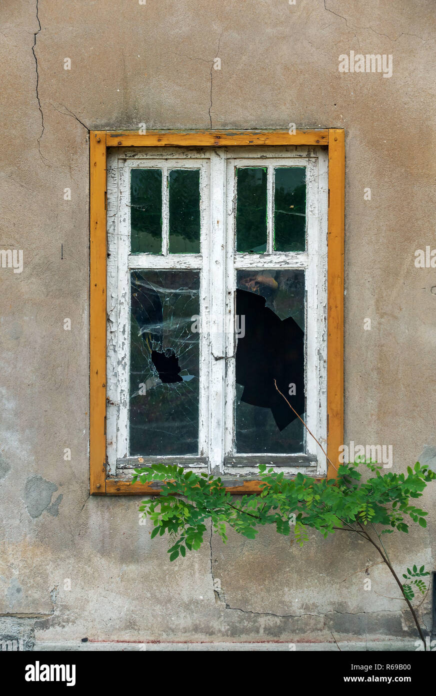 Broken Window Panes Stock Photo - Alamy