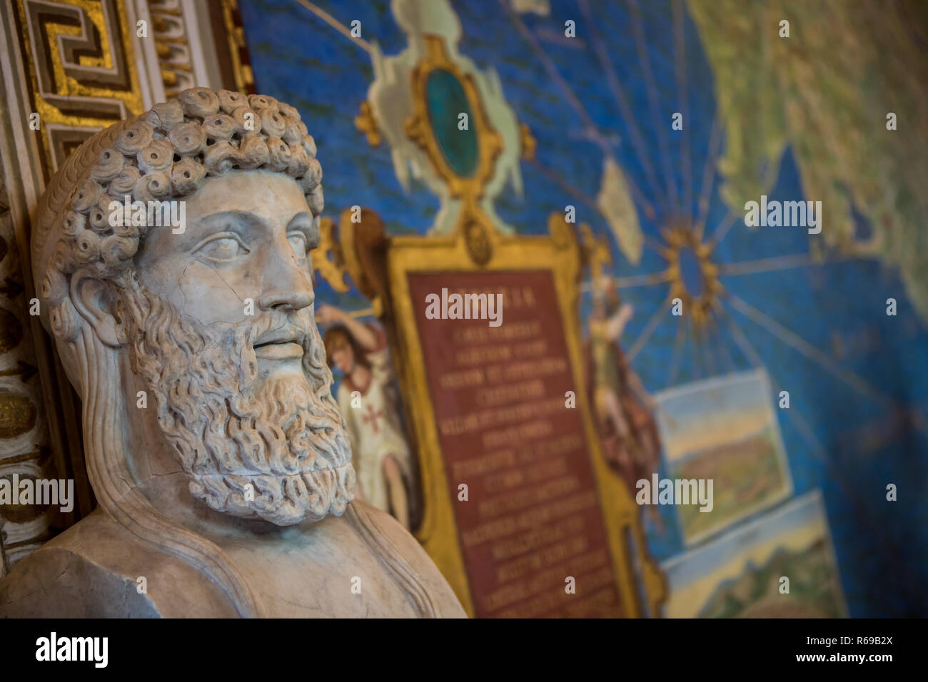 Ancient rome statues gods hi-res stock photography and images - Alamy
