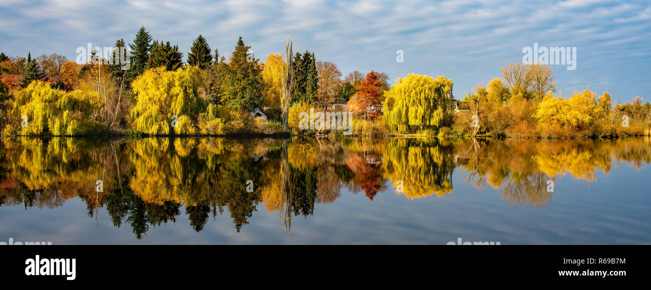 Autumn At The Sea Stock Photo - Alamy