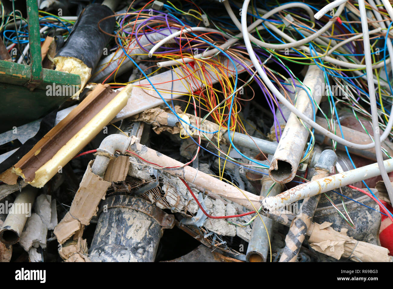 Bauschutt container hi-res stock photography and images - Alamy