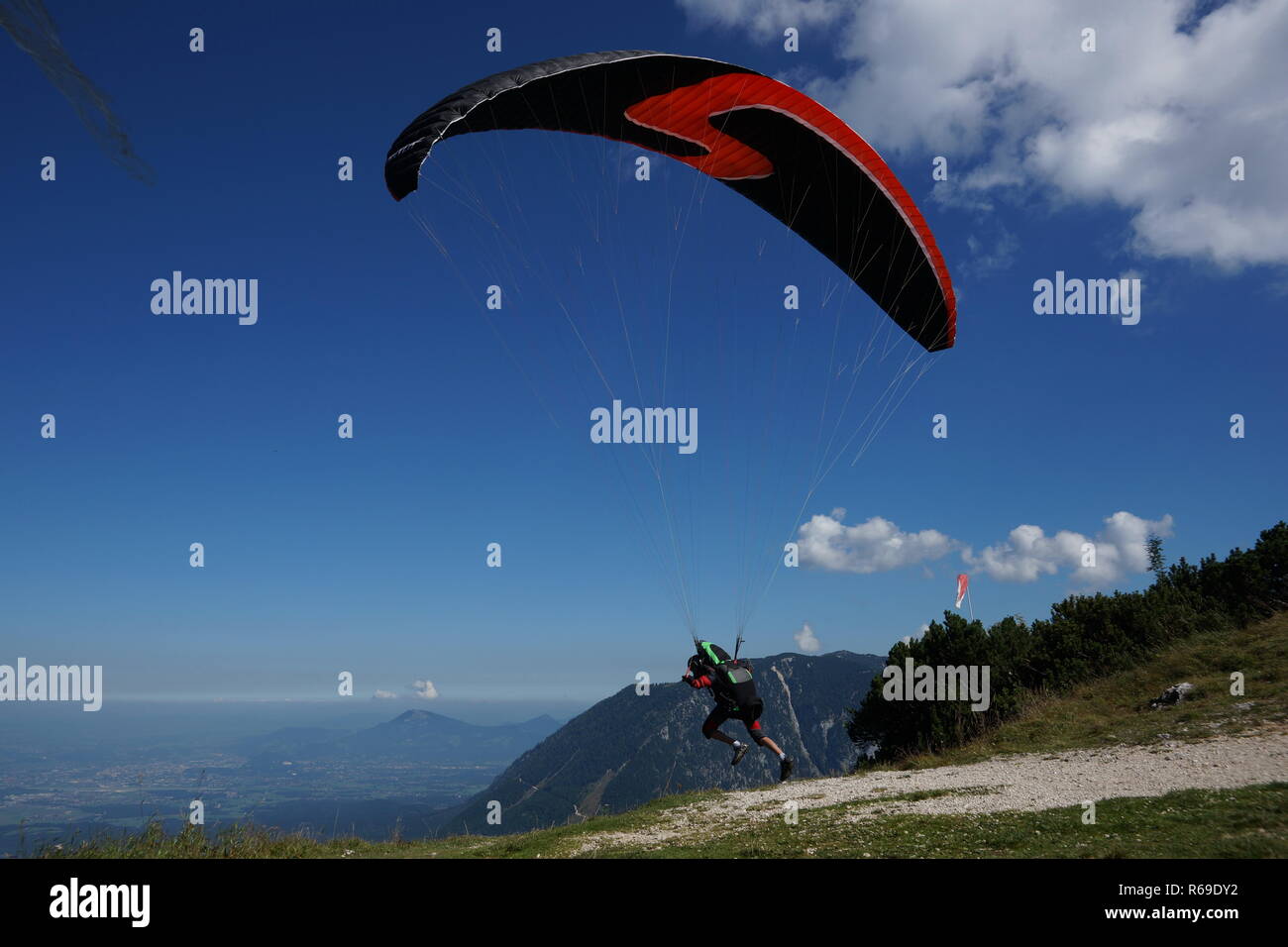 Paraglider At The Start Stock Photo - Alamy