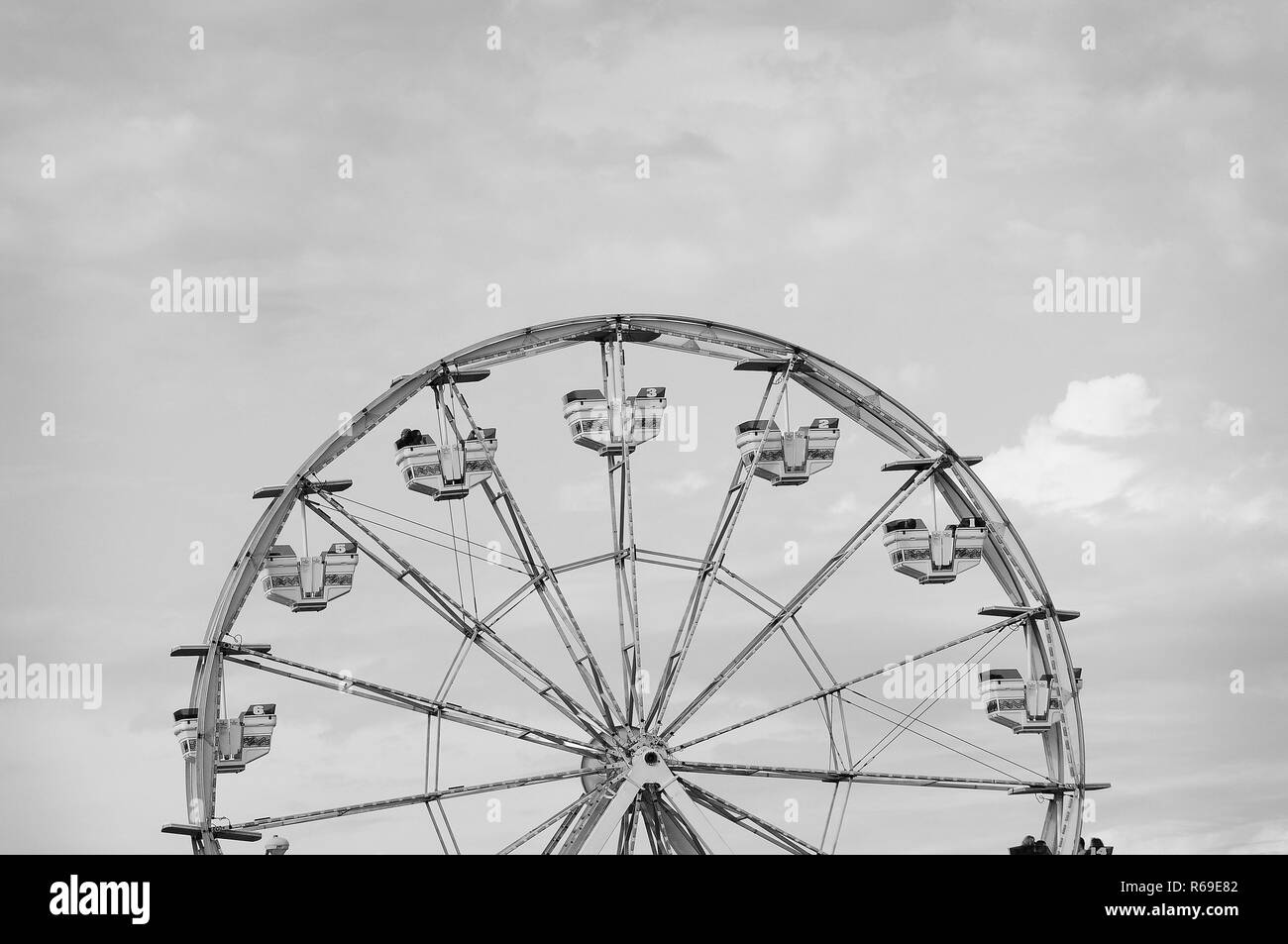 Carnival sideshow hi-res stock photography and images - Alamy