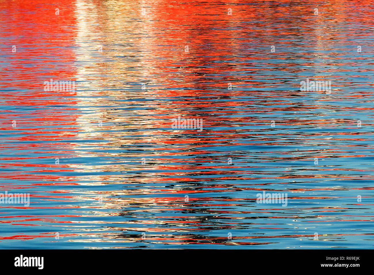 Reflections and patterns hi-res stock photography and images - Alamy