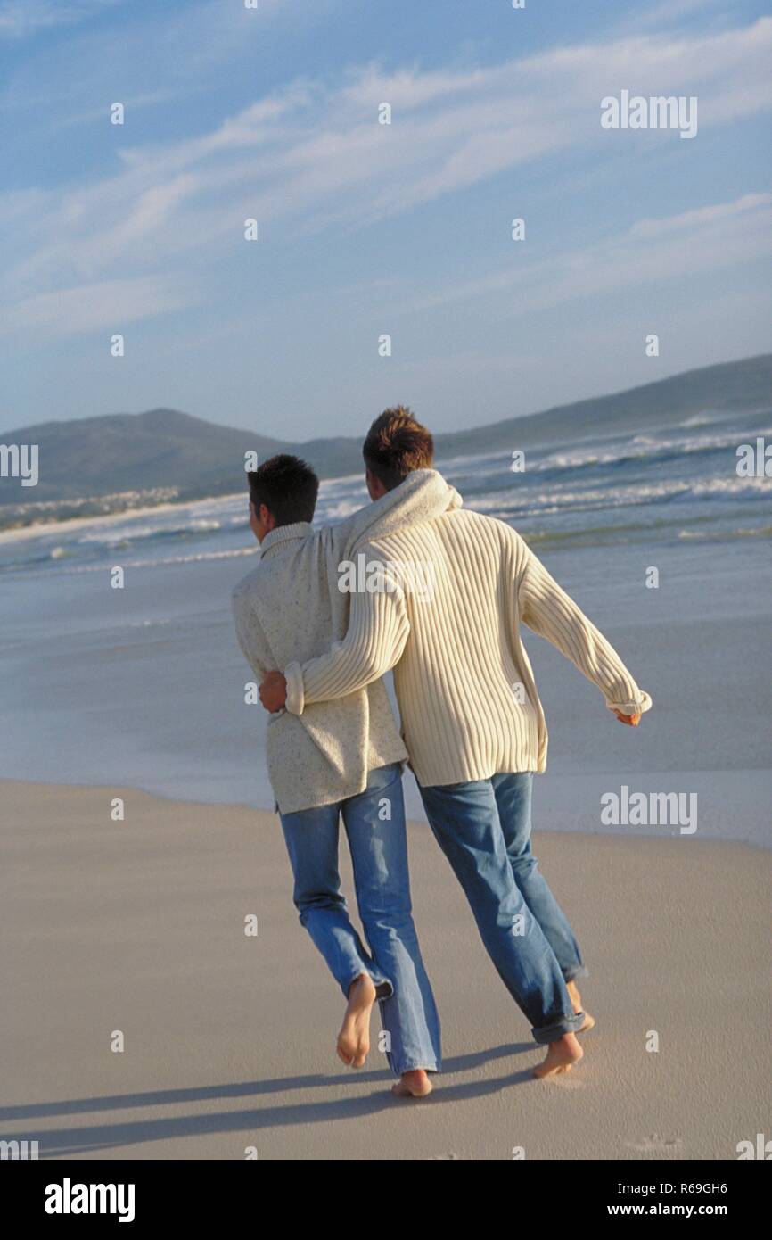 Barfuss gehen hi-res stock photography and images - Alamy