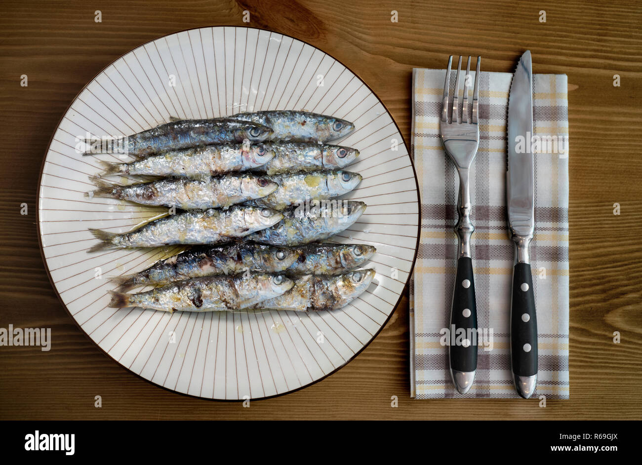 Sardine plate hi-res stock photography and images - Alamy