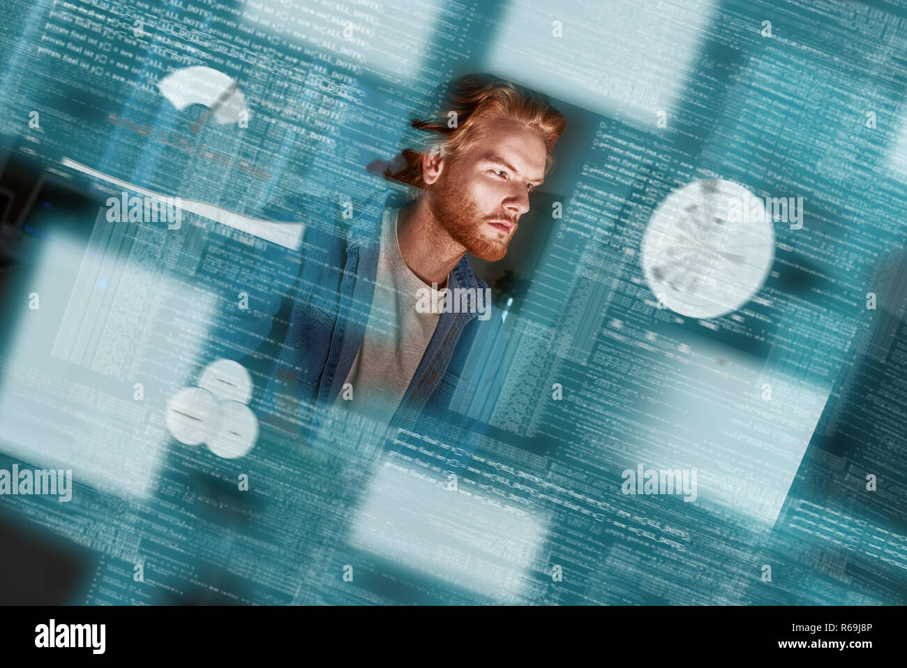 Data analyst hi-res stock photography and images - Alamy