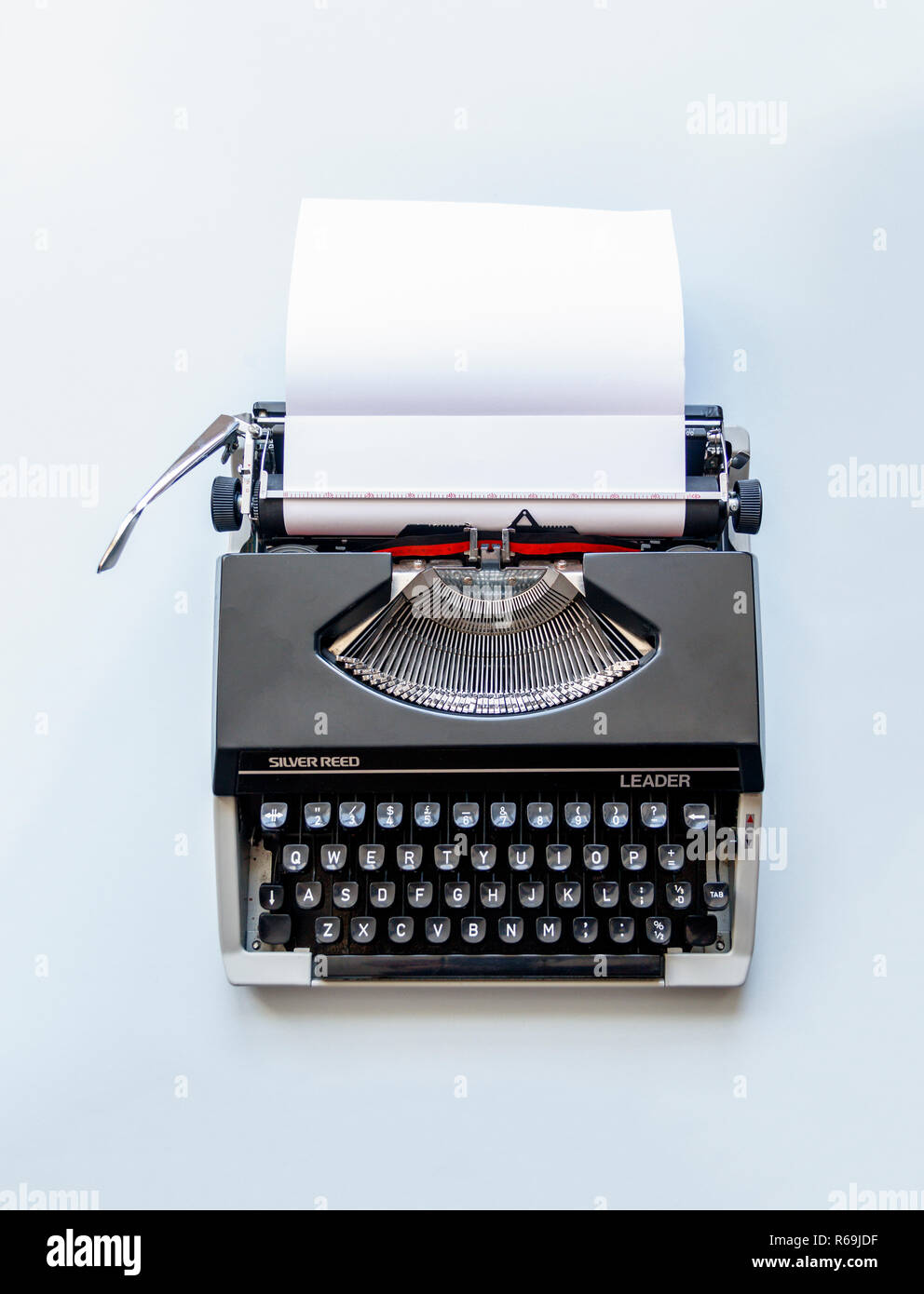 1980 Silver Reed Leader Vintage Manual Typewriter Stock Photo - Alamy