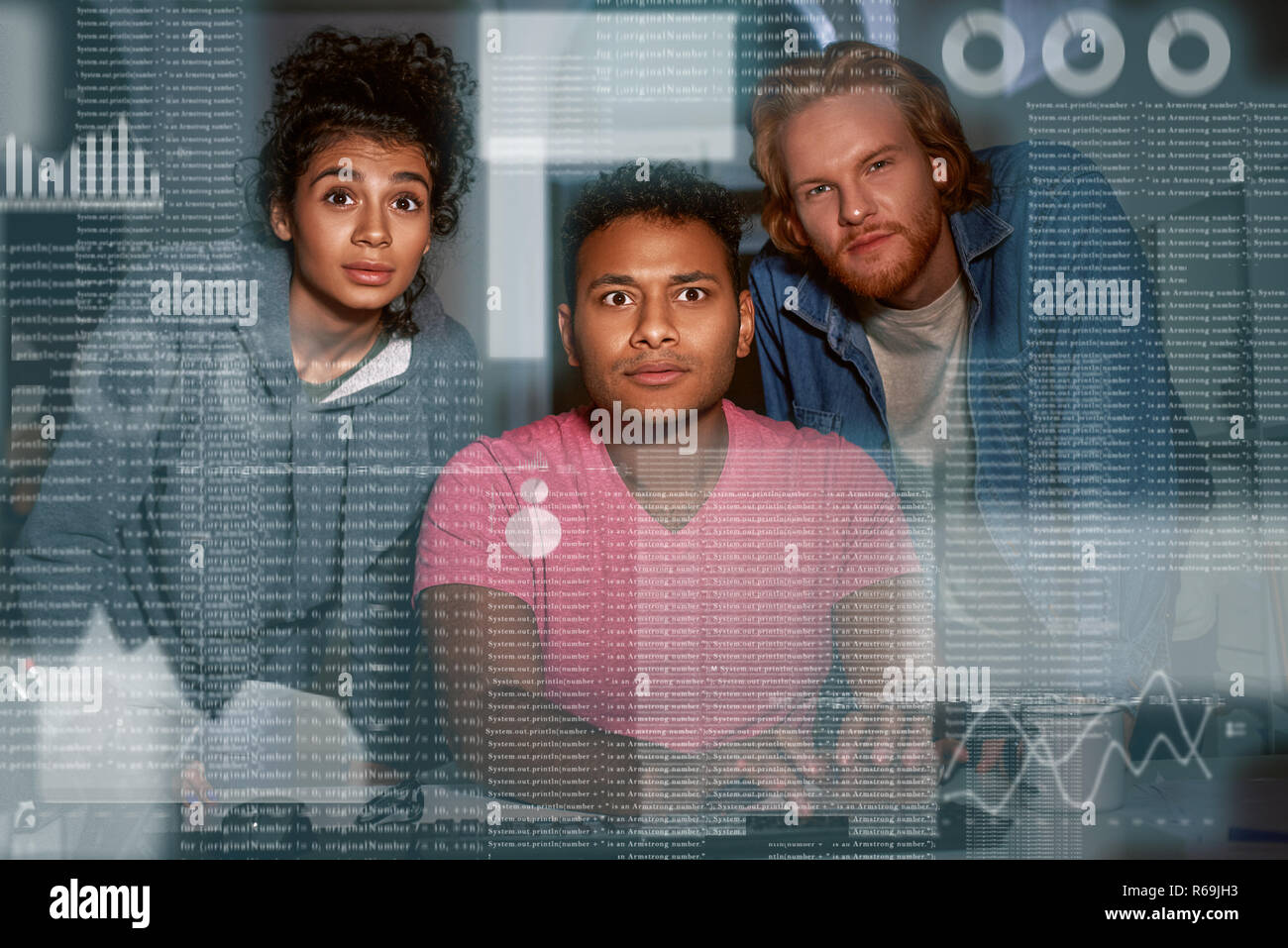 Data analysts hi-res stock photography and images - Alamy