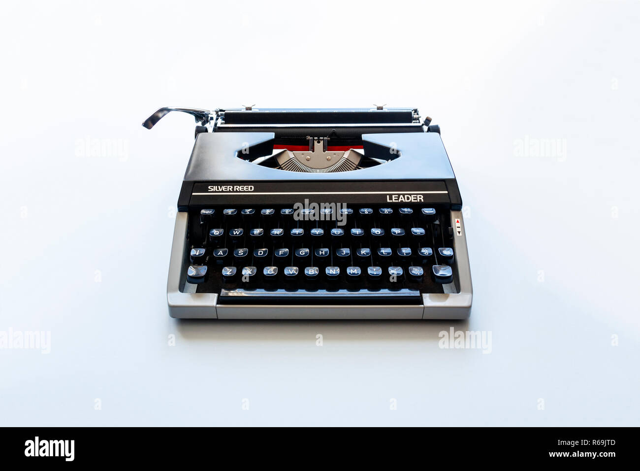 Typing office 1980s hi-res stock photography and images - Alamy