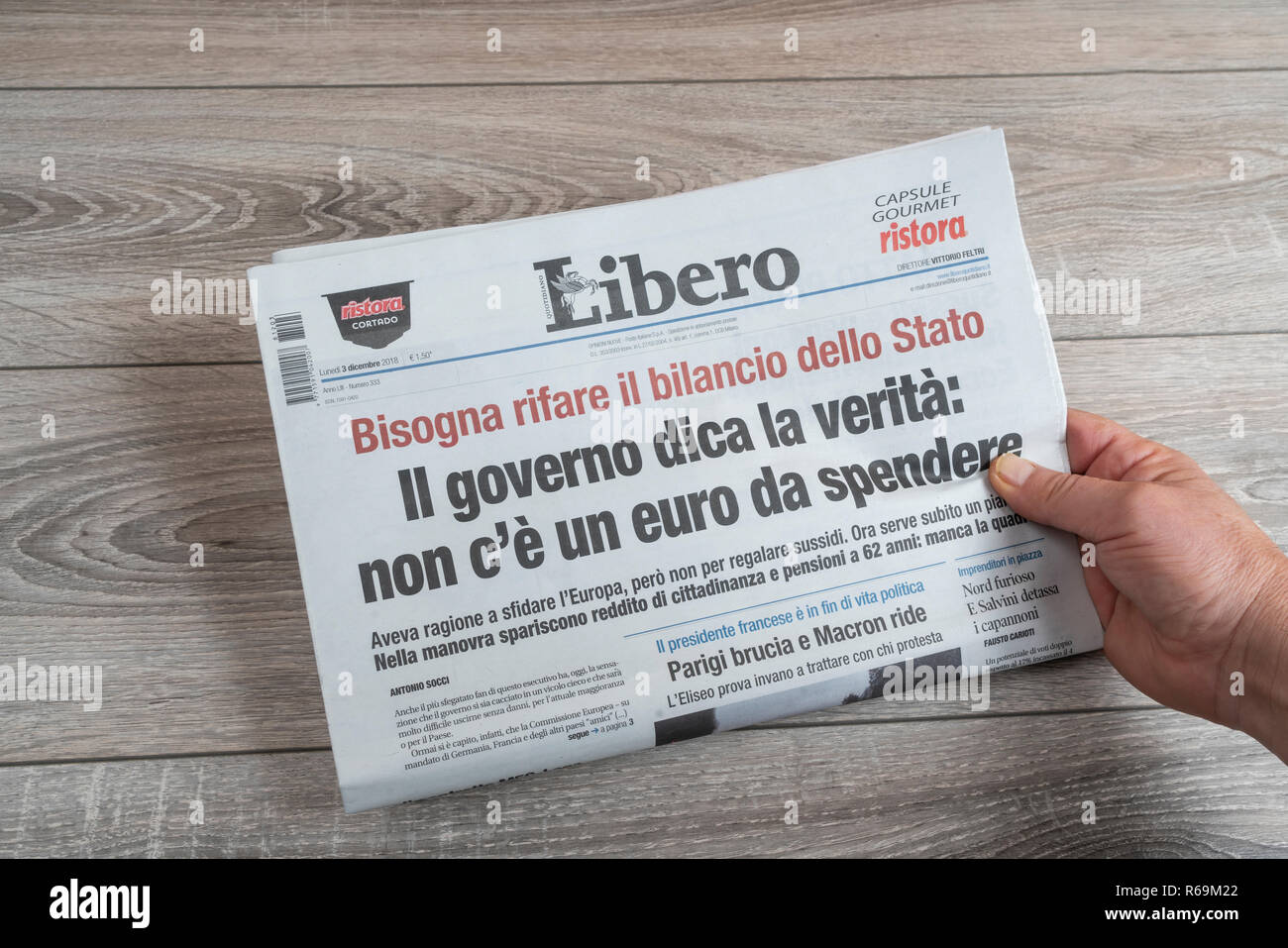 Italian communication hi-res stock photography and images - Alamy