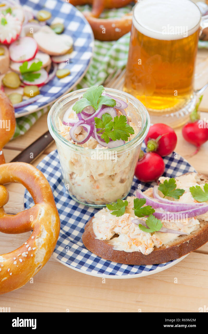 Typisch bayrisch hi-res stock photography and images - Alamy