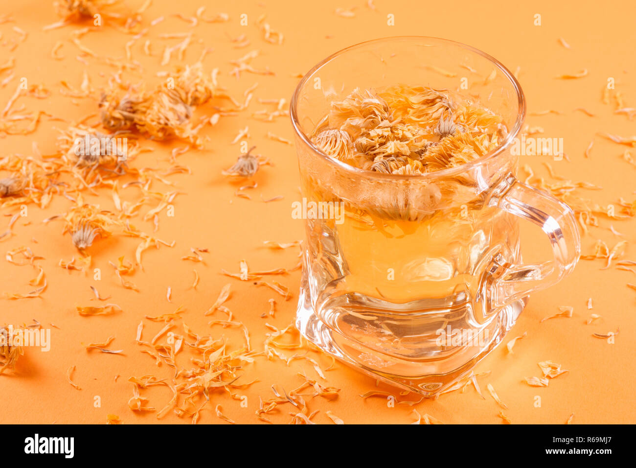 Marigold petals tea hi-res stock photography and images - Alamy