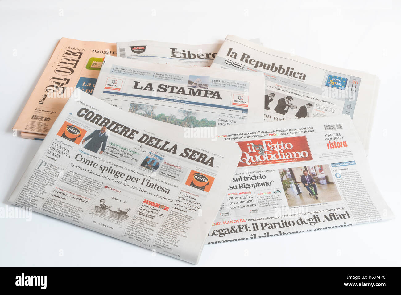 Italian newspapers hi-res stock photography and images - Alamy