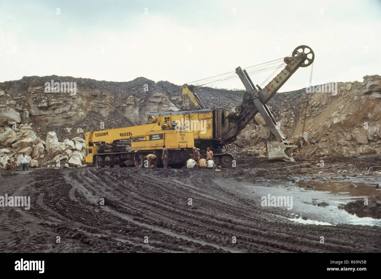 coal mine, dhanbad, bihar, india Stock Photo - Alamy