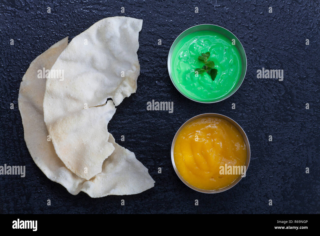 Indische papada hi-res stock photography and images - Alamy