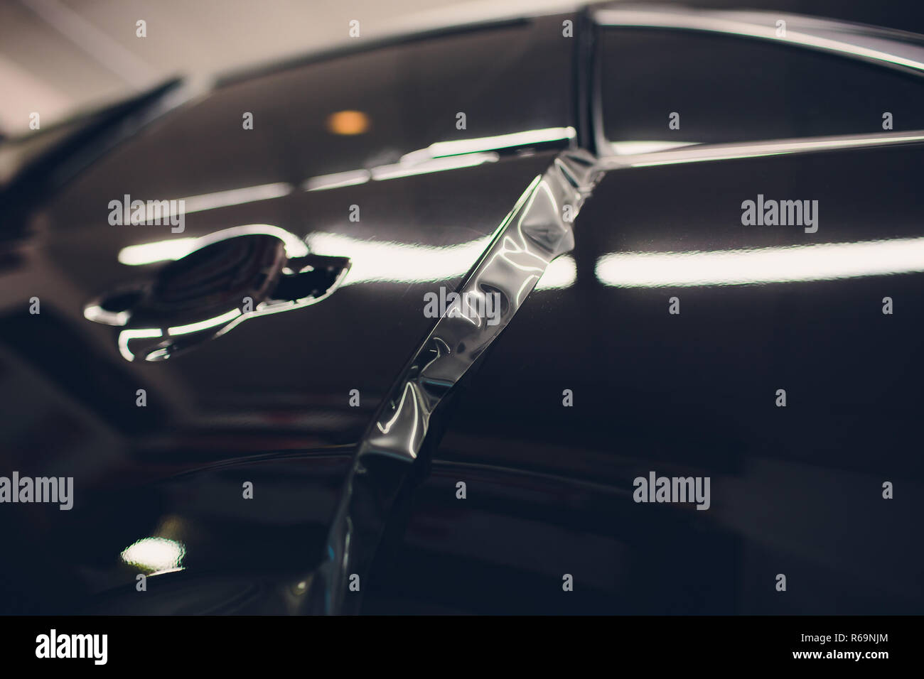 Car wrapper hands installs hi-res stock photography and images - Alamy
