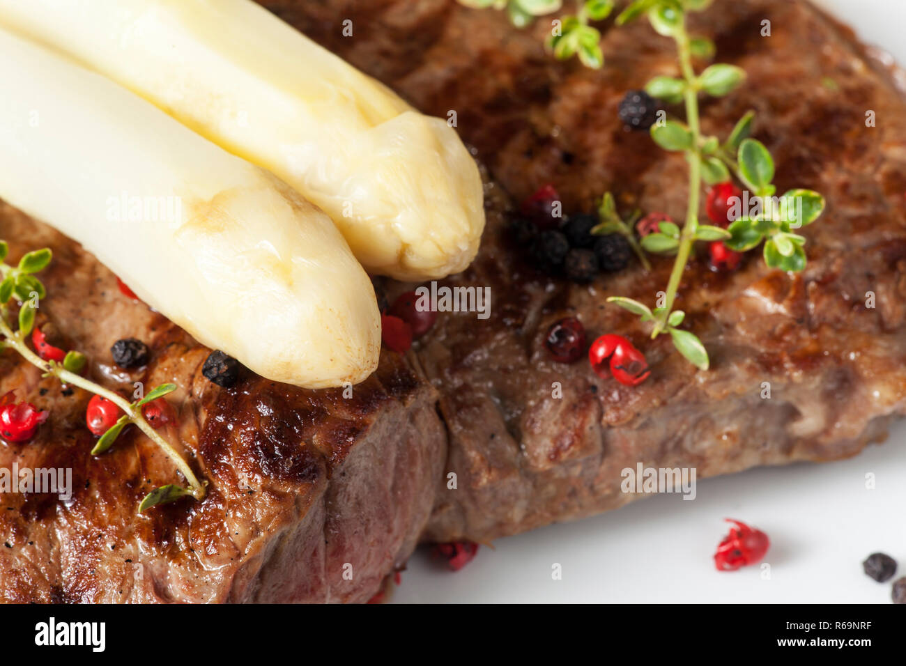 Steak With Asparagus Stock Photo - Alamy