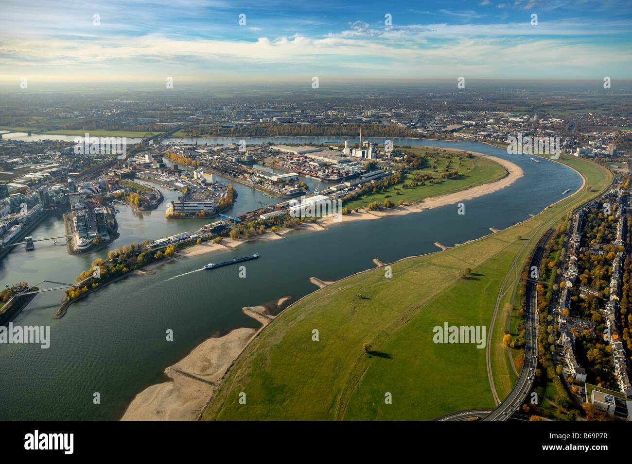 Aerial arc hi-res stock photography and images - Alamy