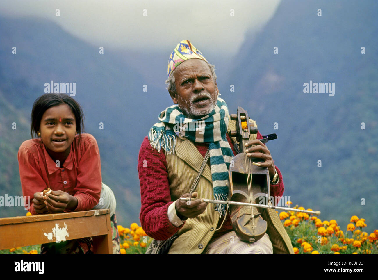 Folk singer hi-res stock photography and images - Alamy