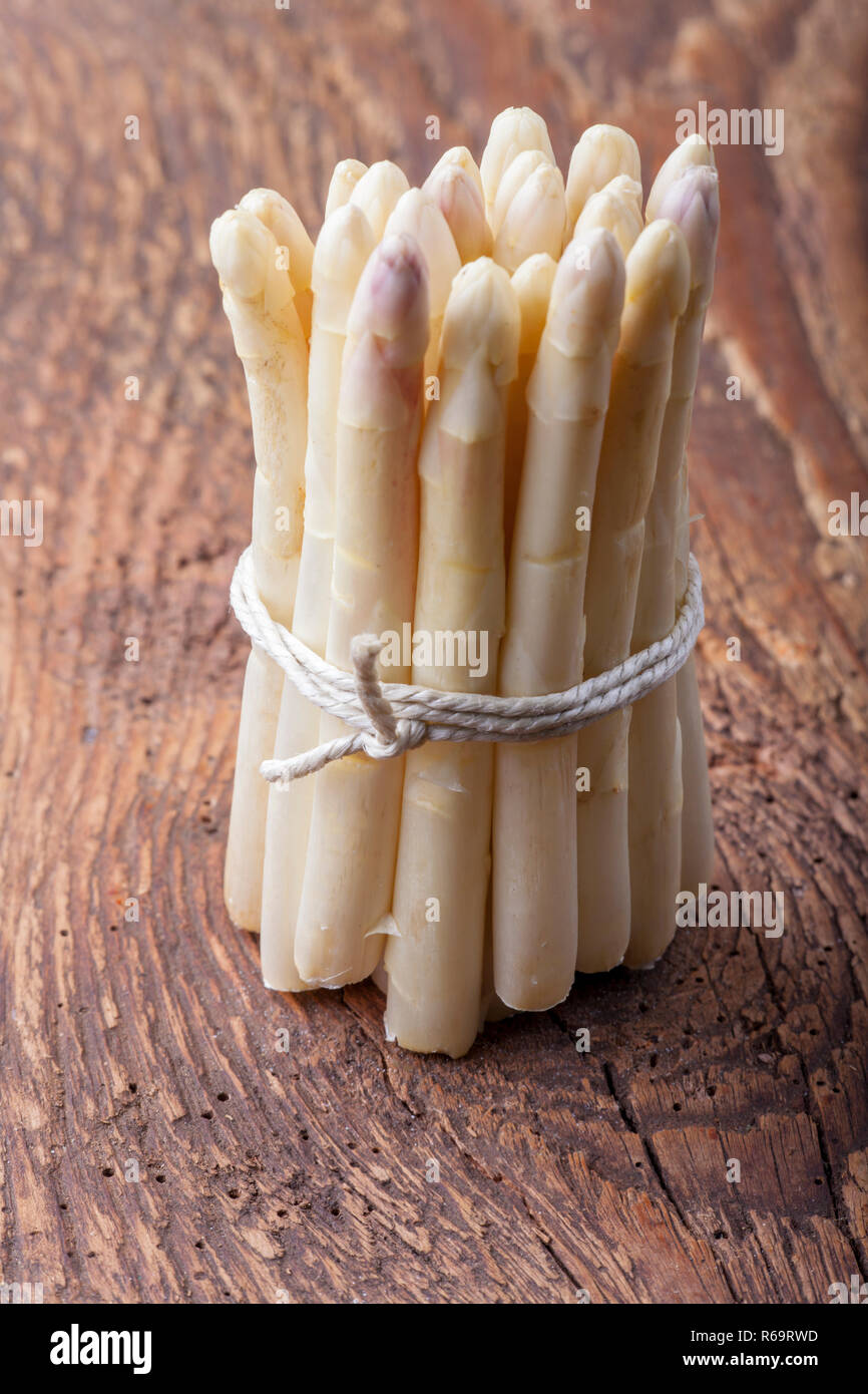 Bunch white asparagus spargel hi-res stock photography and images - Alamy