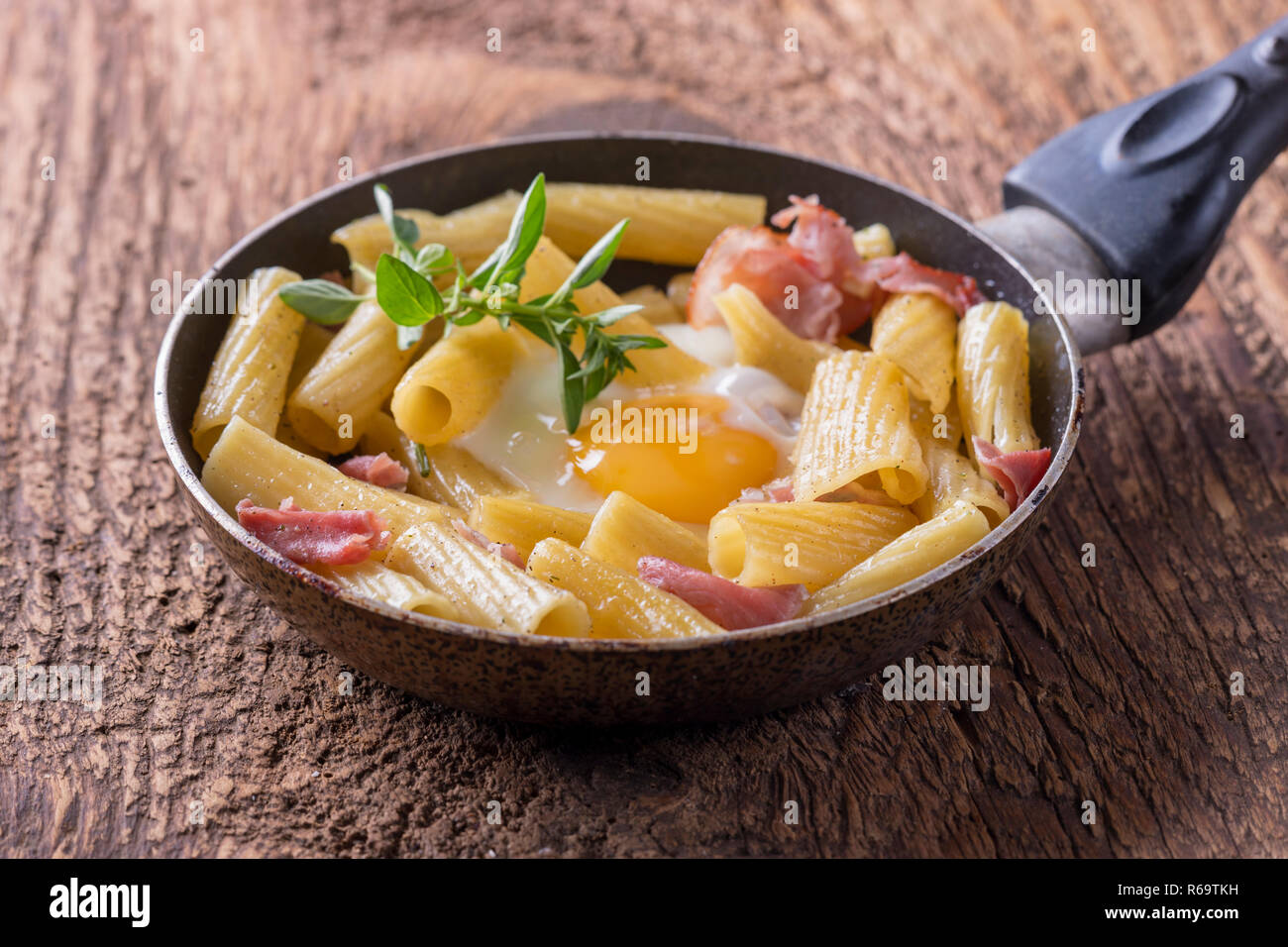Rigatoni With Egg Stock Photo - Alamy