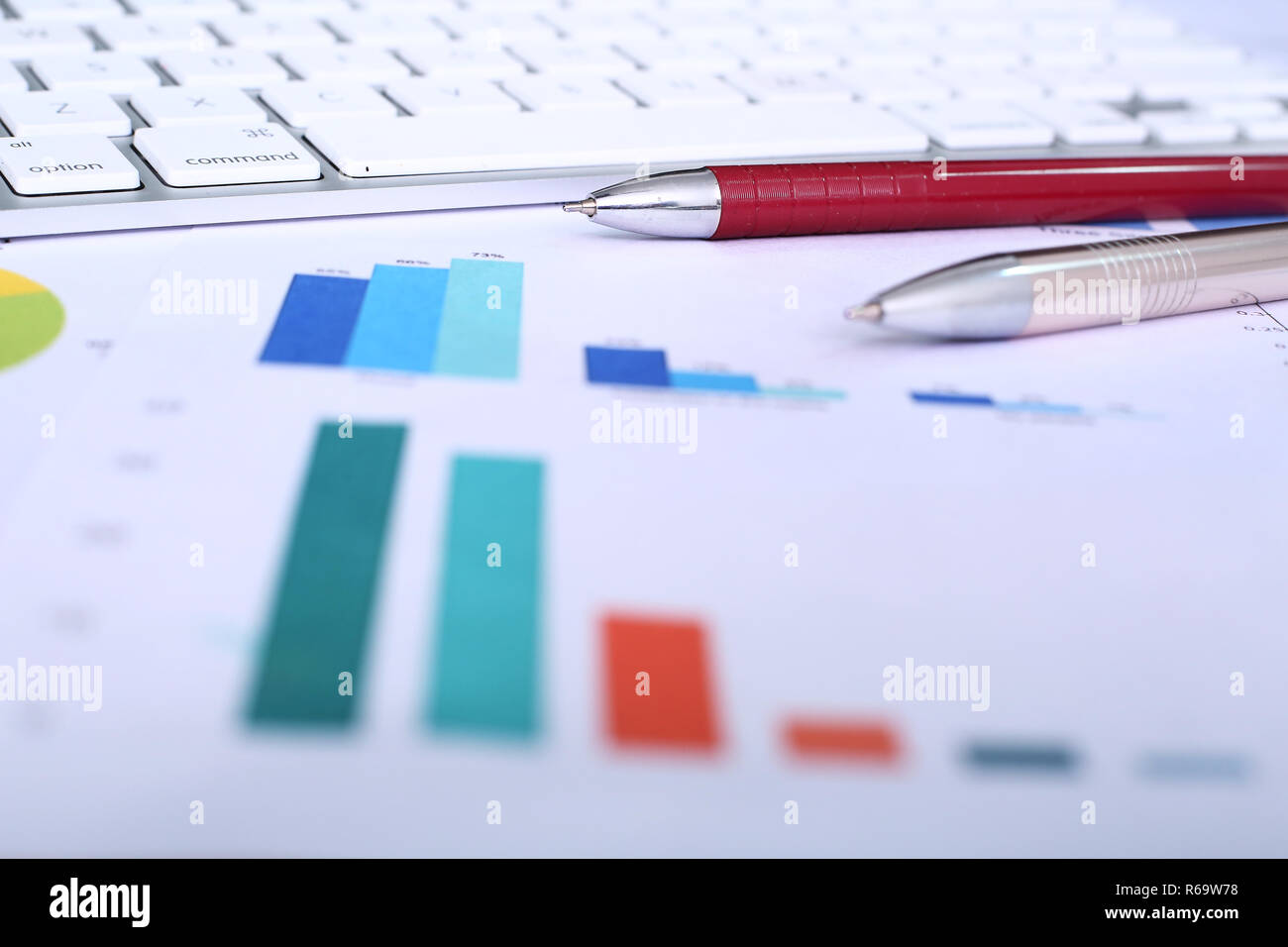 Drawing line graph on graph paper hi-res stock photography and images ...